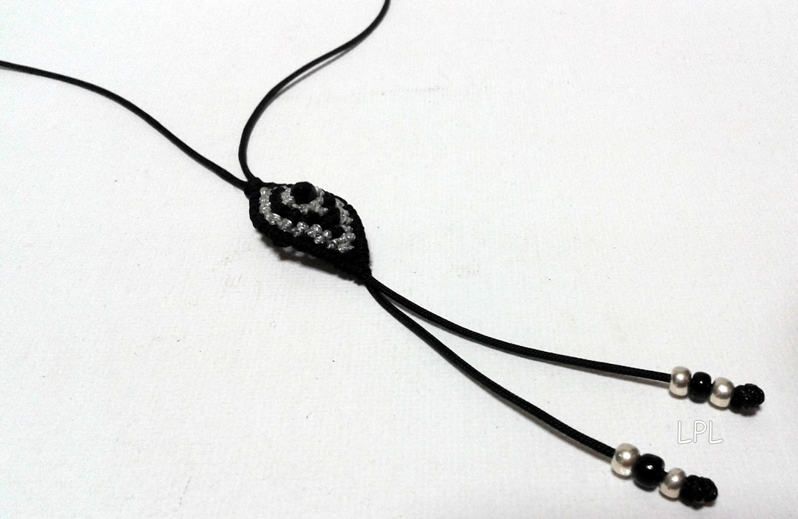 BEADS and GEMS : Βραχιολια & Μενταγιον μακραμε - Ματι - Macrame ...