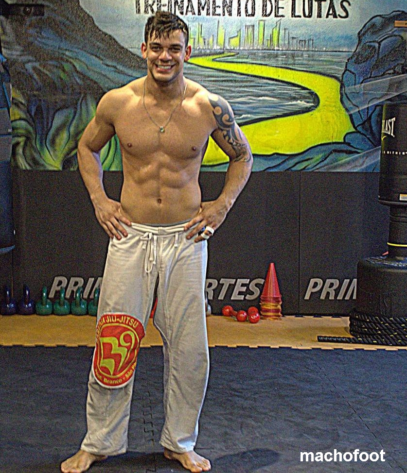 MACHOFOOT: CAÍQUE AGUIAR