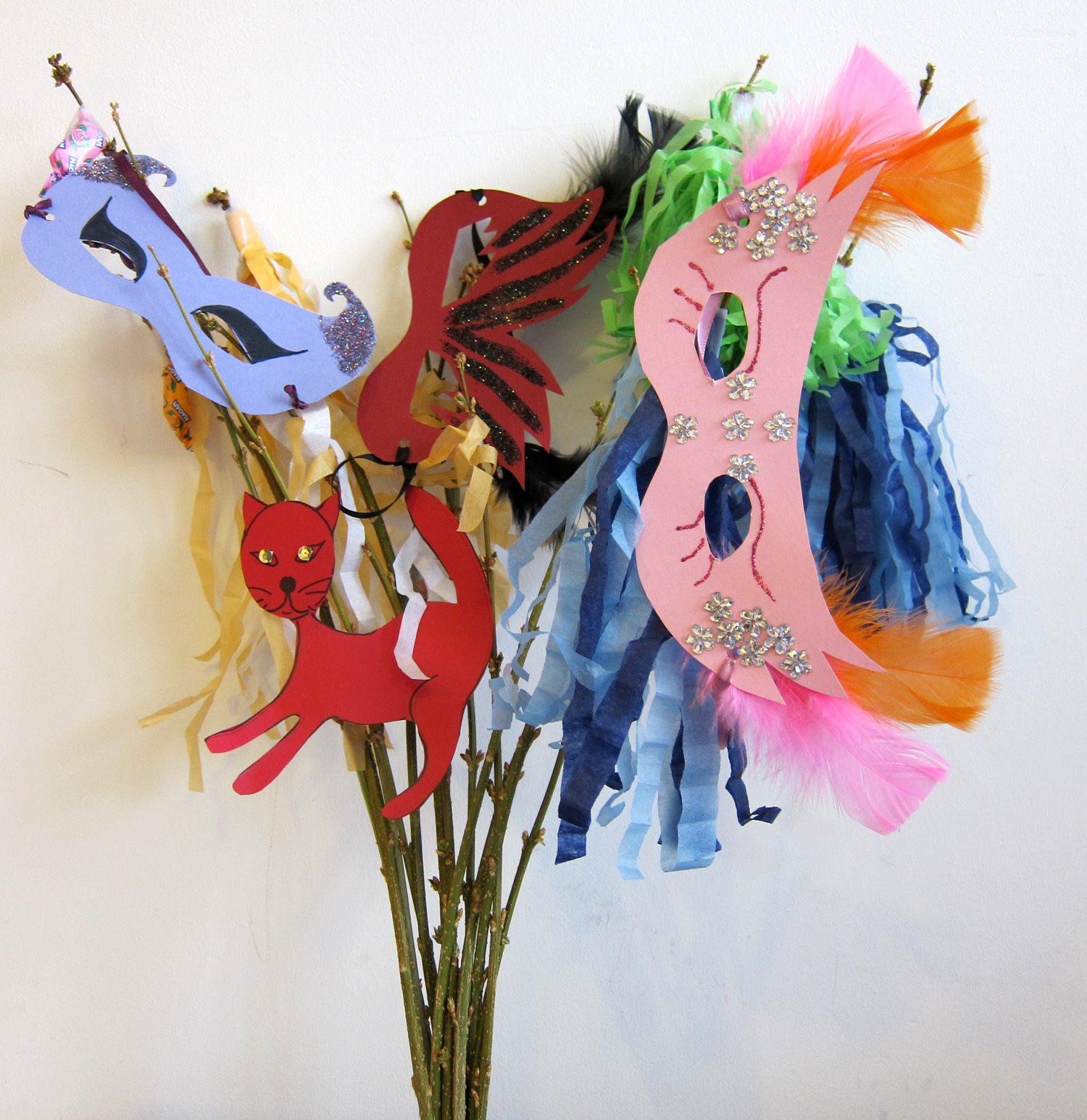 Højtider & Fester: Lav fastelavnsmaske til dit fastelavnsris