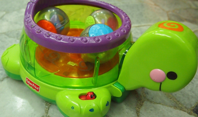 JuaiMurah: Fisher Price Roll Around Spinning Turtle