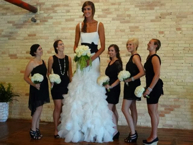 sussurroeterno: She Must Be The Tallest Bride You'd Have Ever Seen