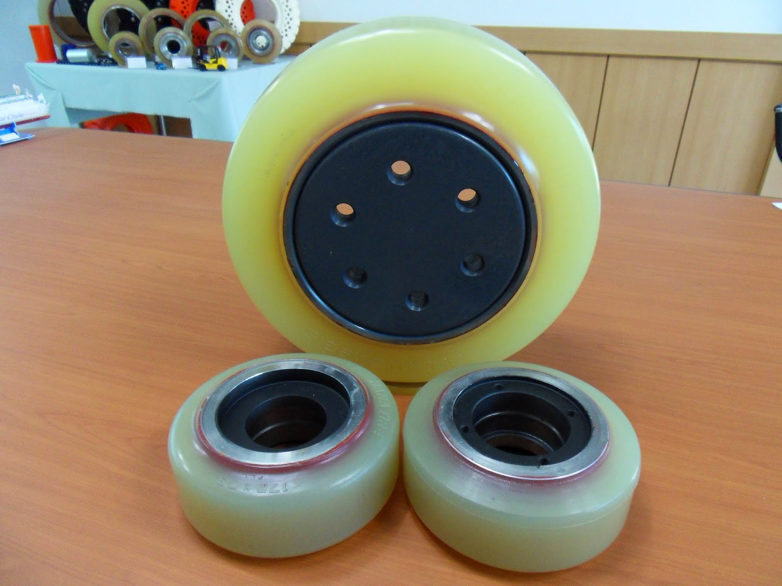 Forklift Urethane Tire Total Solution HANA TIRE: TOYOTA REACH TRUCK ...