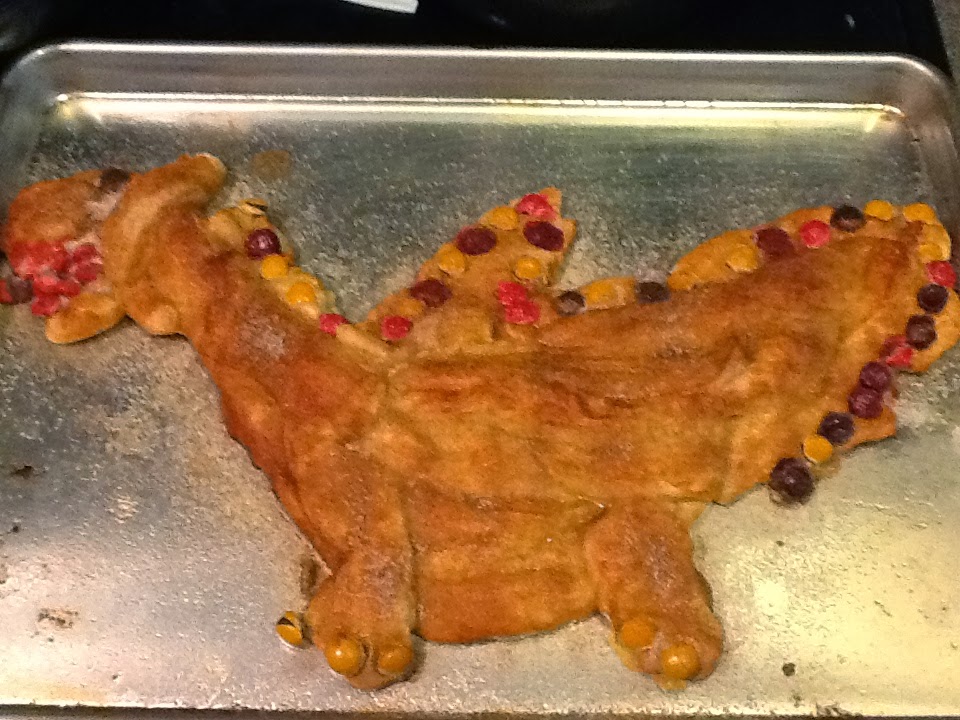 Waldorf-ish Homeschooling Muslim Mama: Dragon Bread!