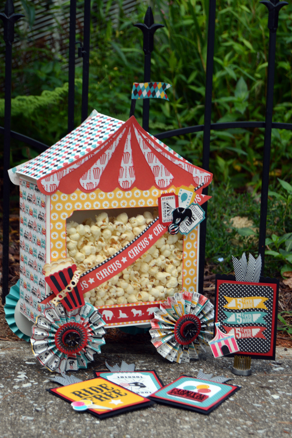 BEADZ: Circus Time Popcorn Cart.