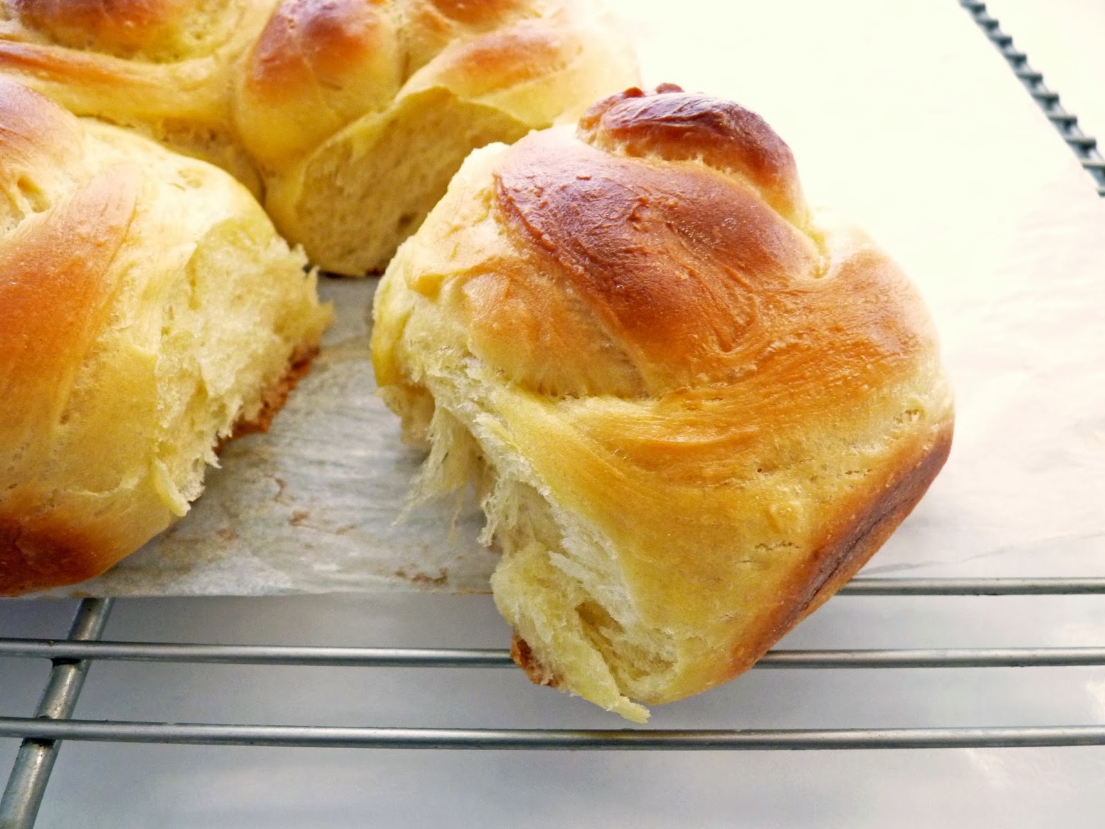 :pastry studio: Challah Knots