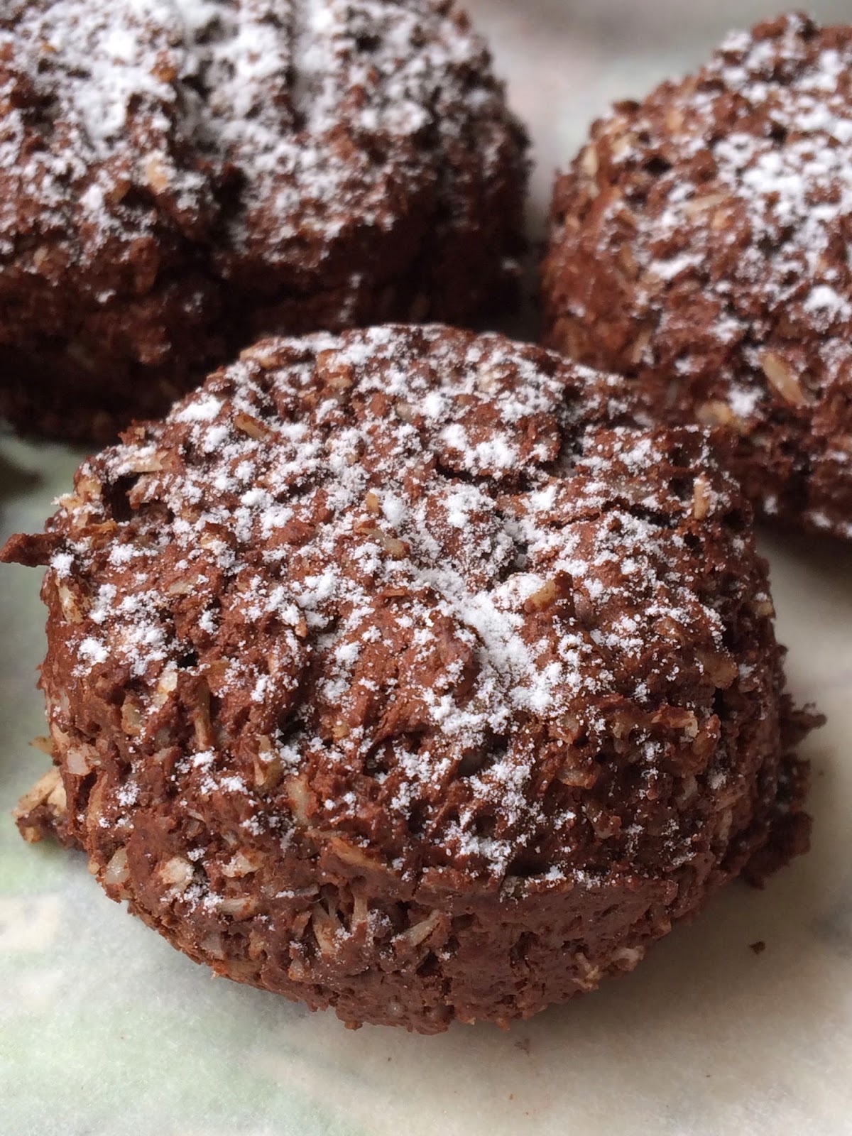 eat, etc...: Fudgy Chocolate Macaroons