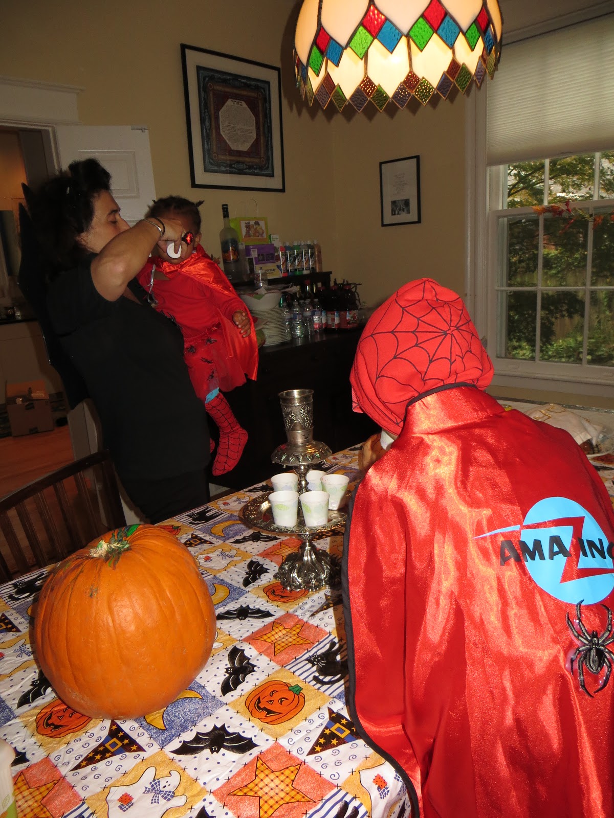 kaleidoscoping chaos...: Spooky Shabbat!