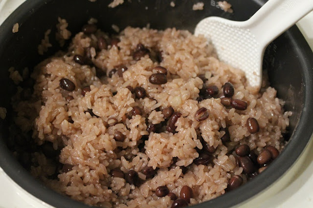 How to Cook Sekihan, Traditional Japanese Red Steamed Rice with Azuki ...