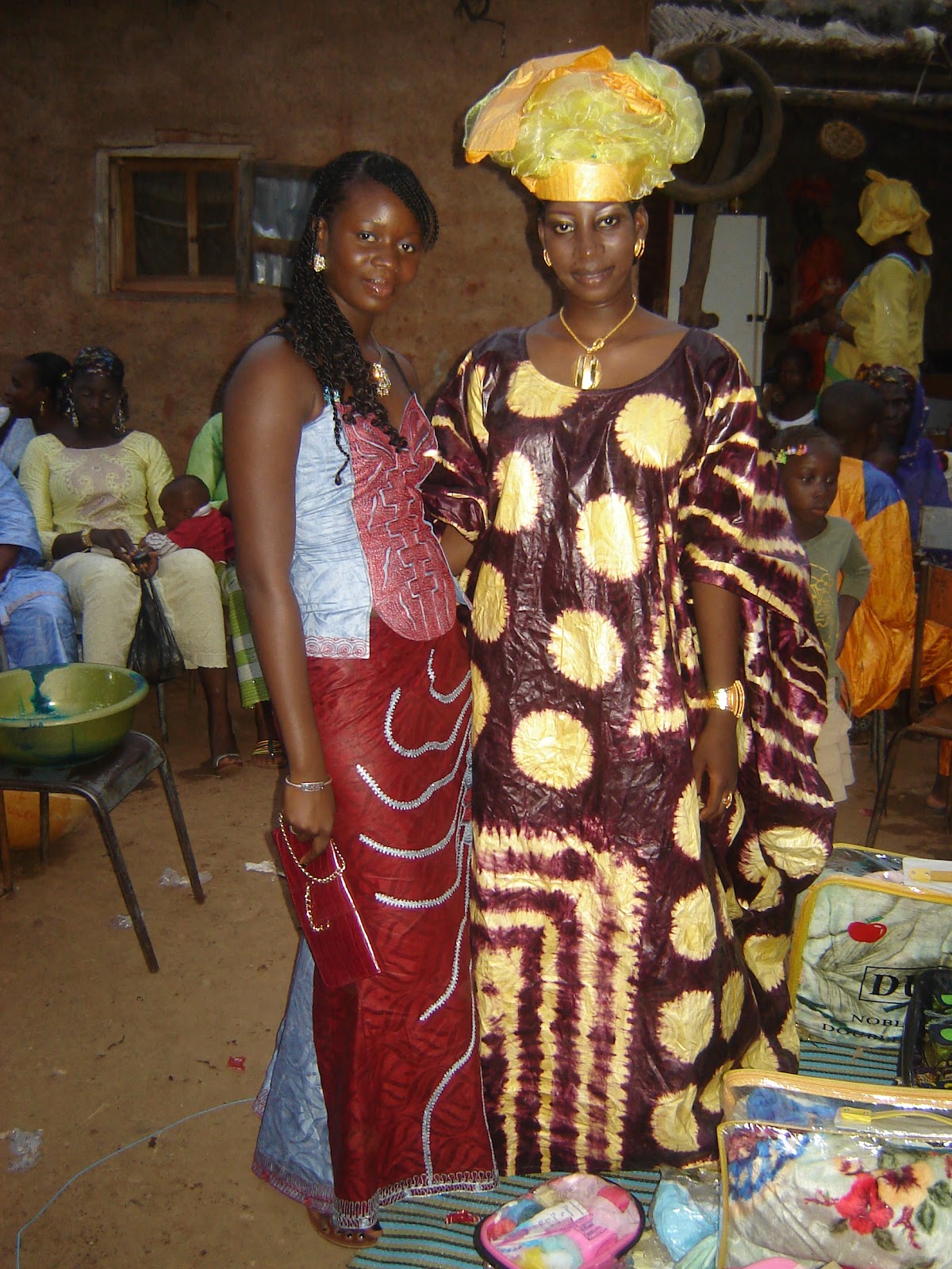 Le bazin dans la societe malienne: Bazin in the malian society