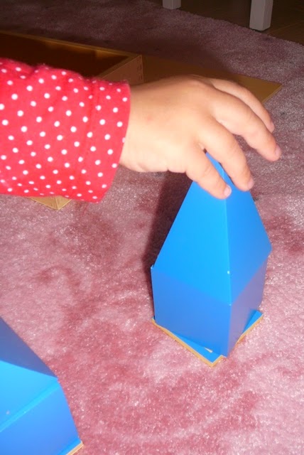 Rastieme s montessori: Geometrické telesá