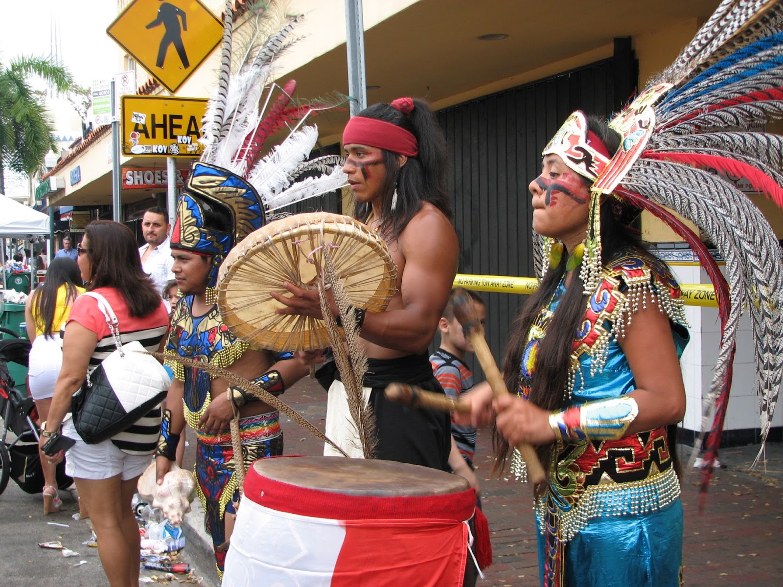 Bonao Internacional: EXHIBICION DE DANZA MAYA , EN FESTIVAL DE CALLE ...