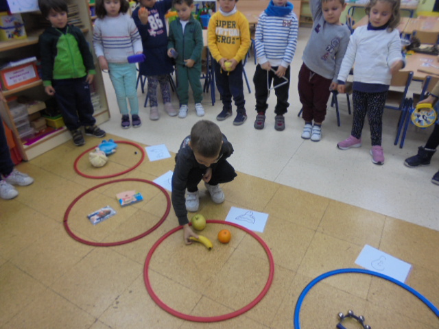 ABRACADABRA: "JUGAMOS CON LOS SENTIDOS"