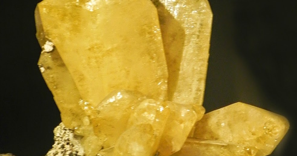 MINERALES: ANGLESITA