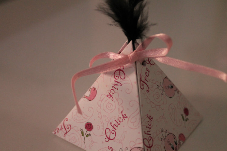 A style victim: DIY | Paper Pyramid Gift Boxes