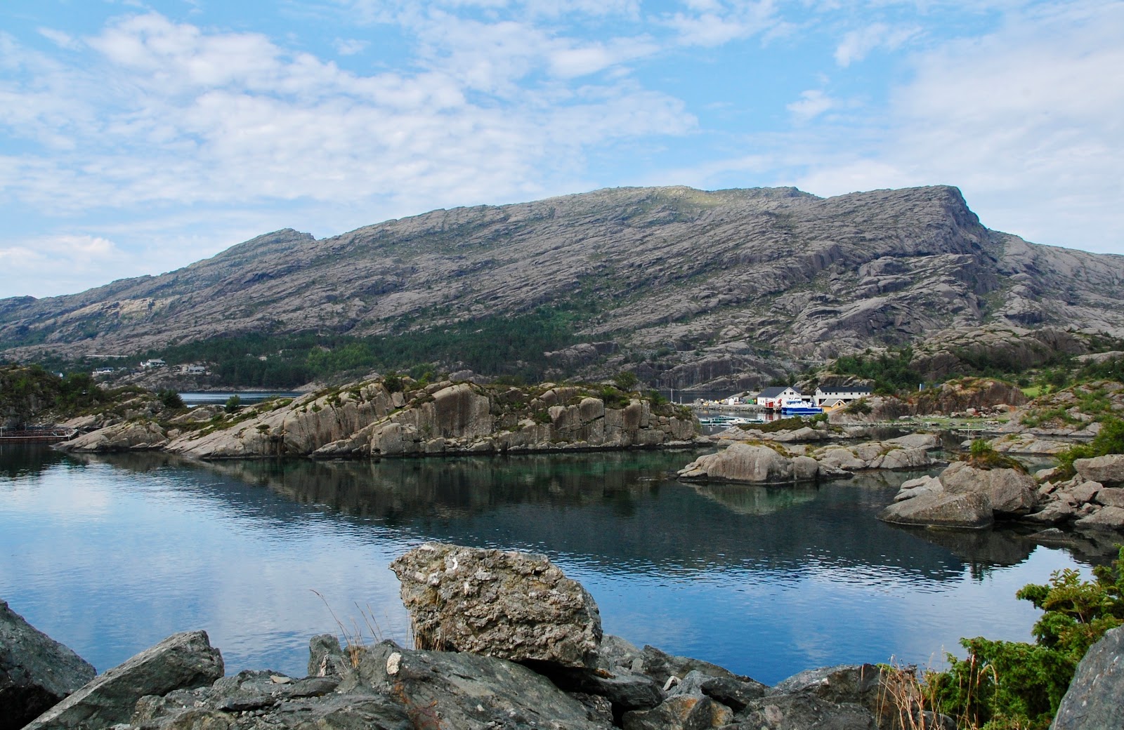 Marit og Jarl - Bilder.: Solund - tur med postbåten. - 2014 juli.