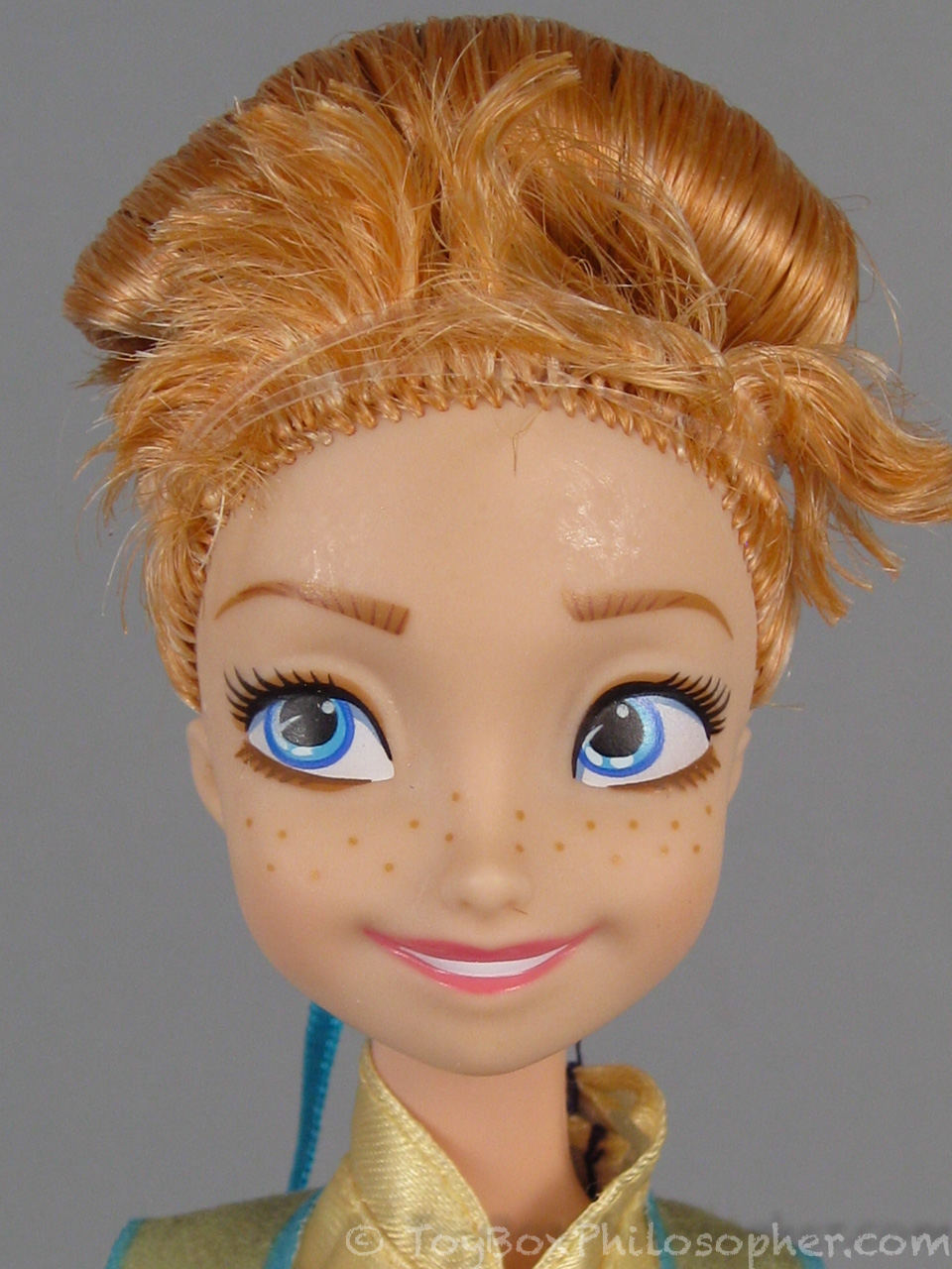 "Frozen Fever" Anna and Elsa Dolls--A Comparison Review! | The Toy Box ...