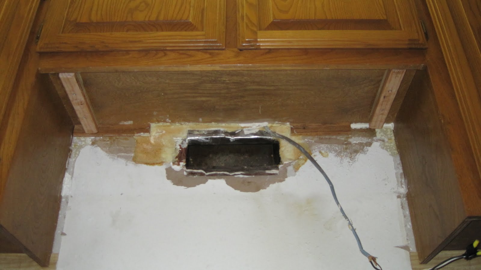 House Remodelling: Replacing the Kitchen Vent
