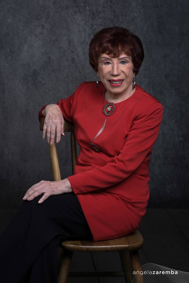 O LIVRO “BERTA LORAN: 90 ANOS DE HUMOR – UMA HOMENAGEM AO TALENTO DA ...