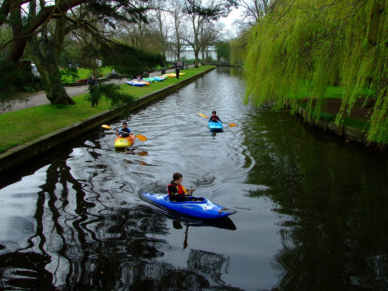 Canoeing and Kayaking on the River Itchen Navigation: Slalom on the ...