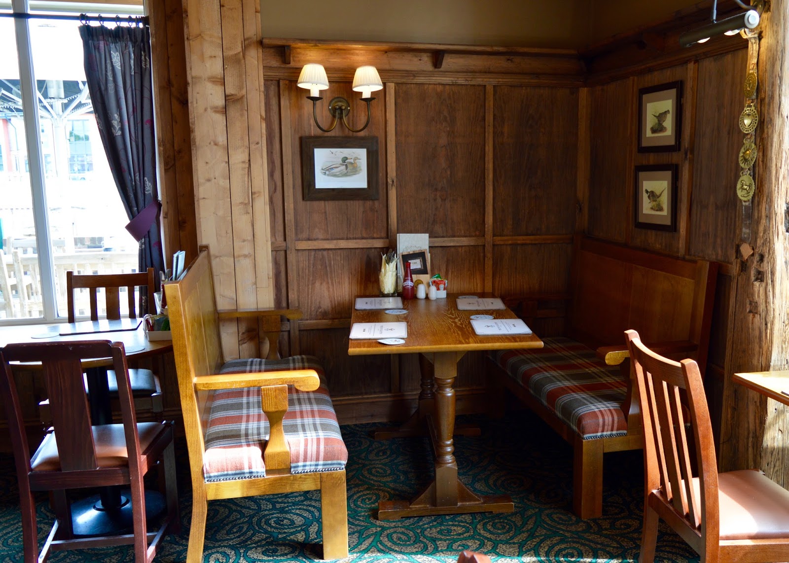 The Hog's Head Inn | A Child-friendly pub with a play area near Alnwick ...