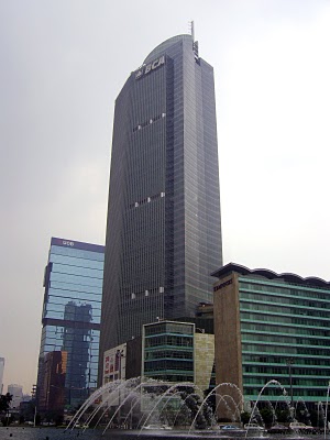 GEDUNG TINGGI DI INDONESIA: Menara BCA