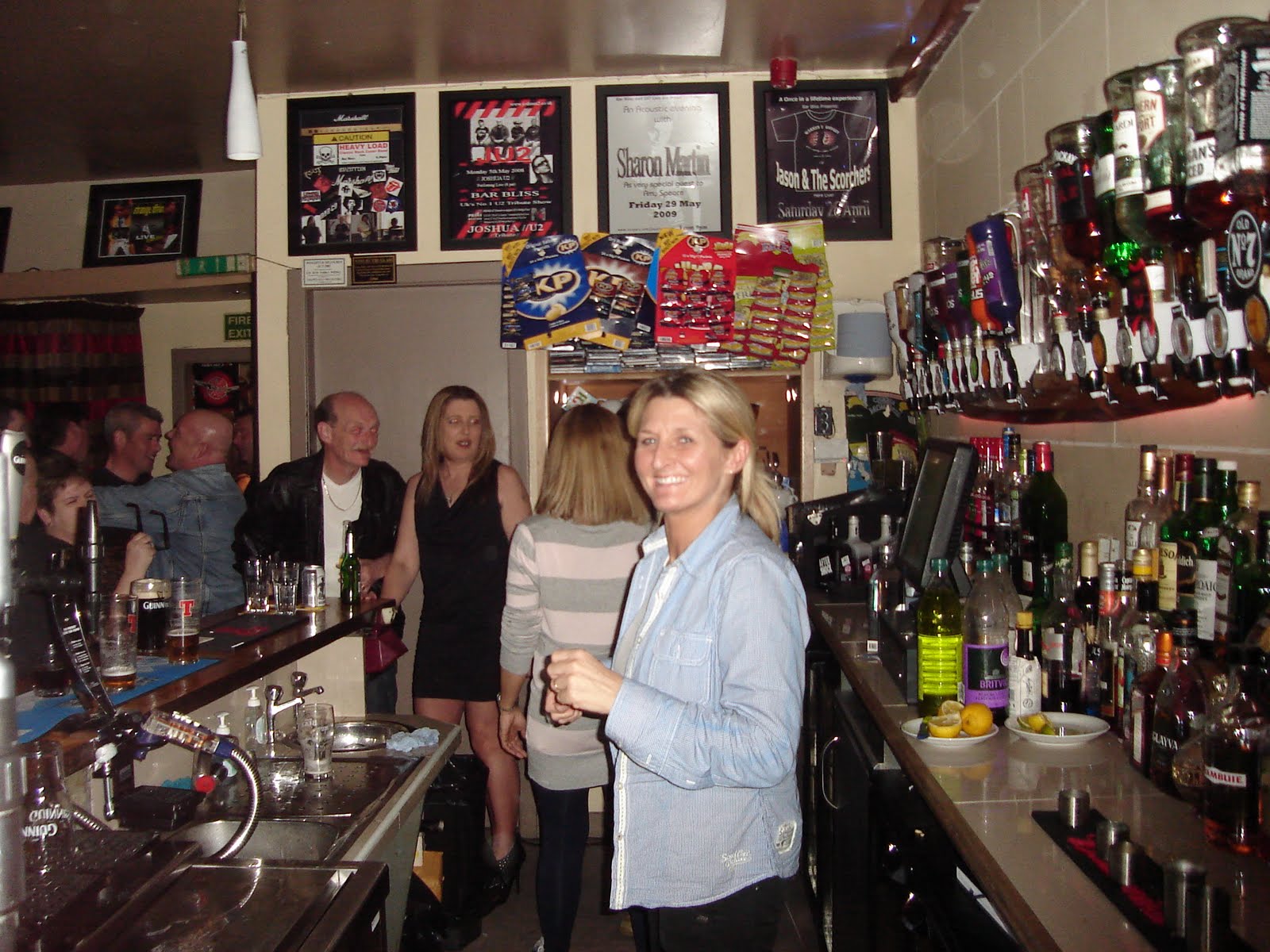 Generator Toast: 2 Bob Rocket At Bar Bliss