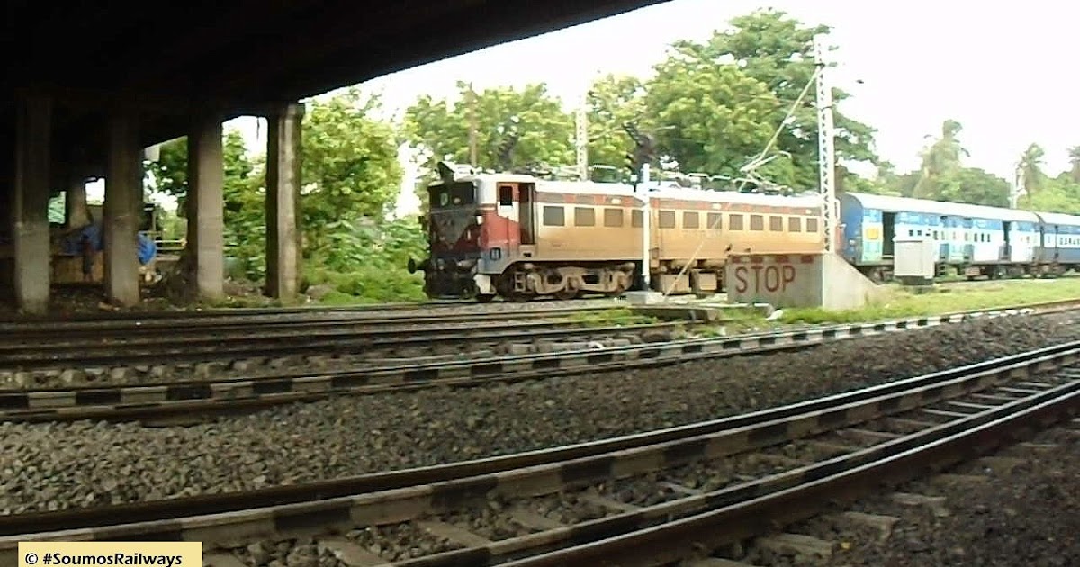 Soumo's Railways: 22836 Puri Shalimar Weekly SF Express Arrives With VSKP WAG5