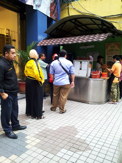 Queenie Foodie Chamber: Awesome Budget Bite: Syawarma Raihani Kebab ...