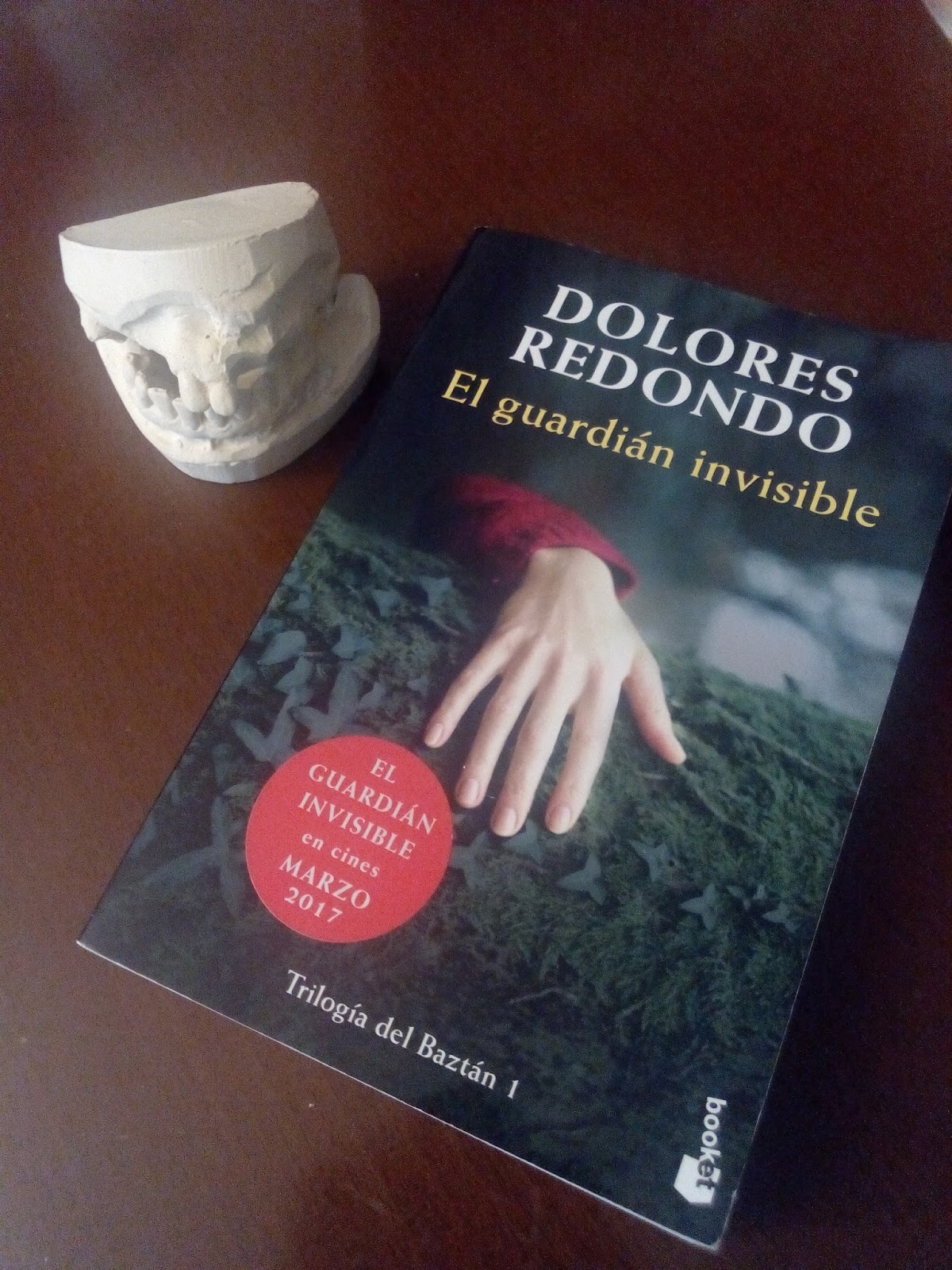 La Biblioteca de Selene: Trilogía del Baztán I: El Guardián Invisible ...