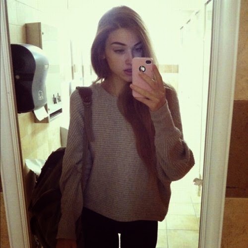 Girl Taking Perfect Selfie Most Popular Selfie