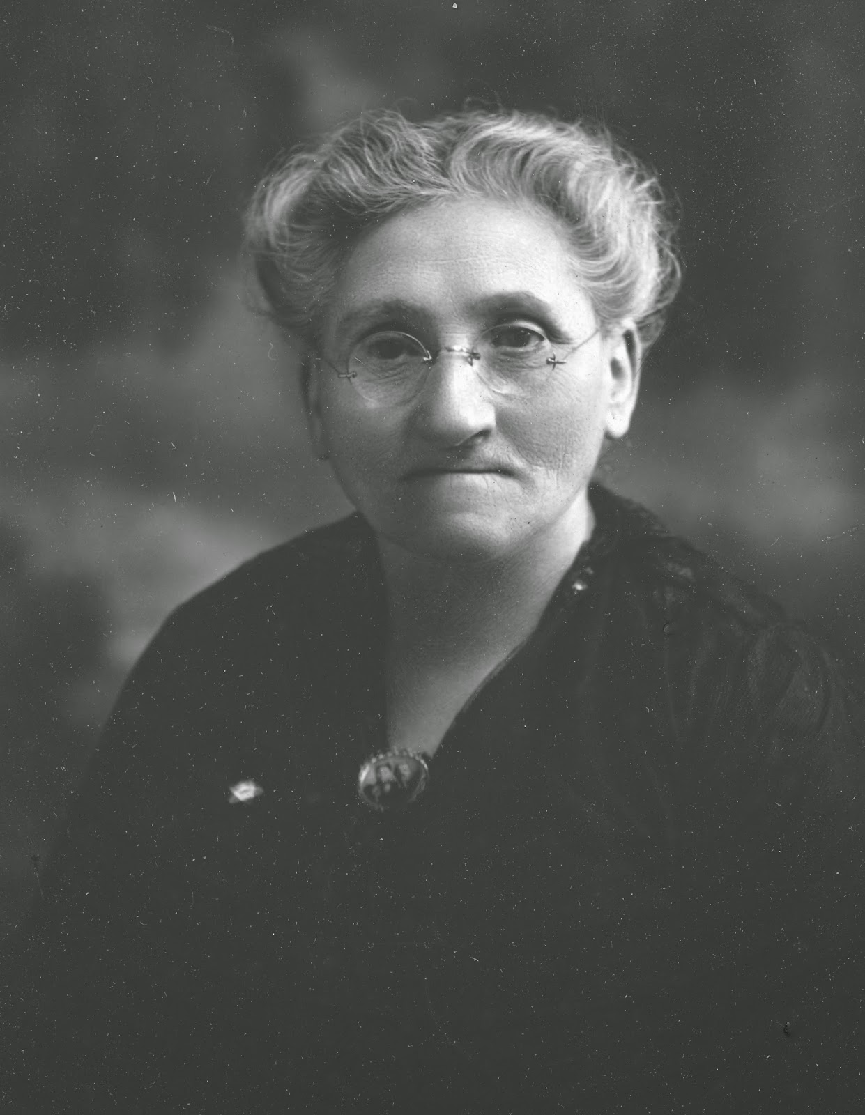 Climbing My Family Tree: Sorting Saturday: Magnifying Glass + Brooch ...