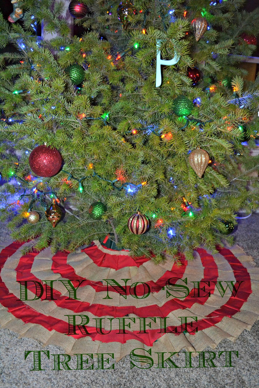 Love on the Loop: Saw It, Pinned It, Did It: {Ruffled Tree Skirt}