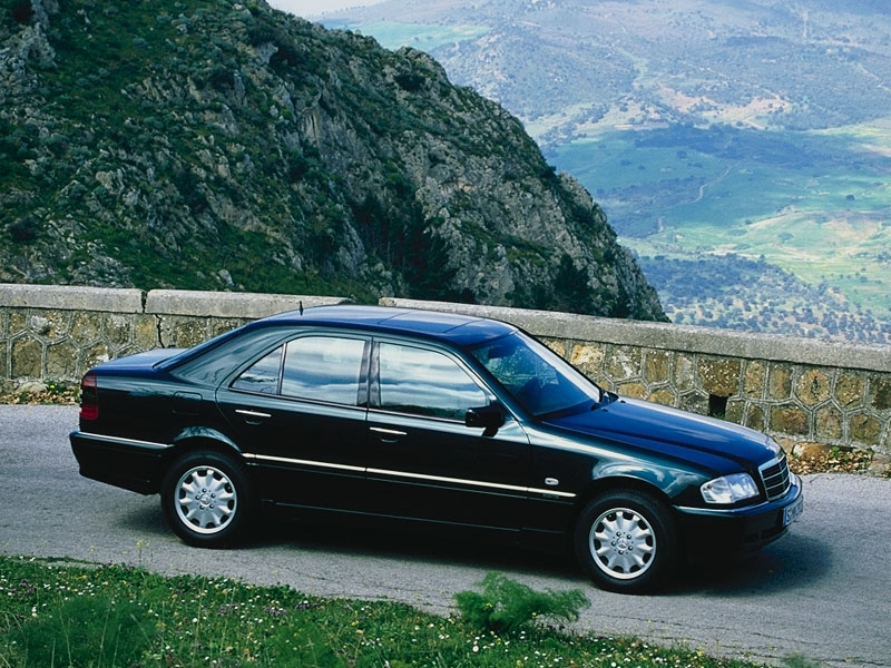 Alemanha Sobre Rodas: Mercedes Classe-C W202 (1993-2000), um clássico ...