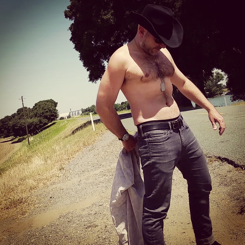 Favorite Hunks & Other Things: Nate Beck: Reflective Exhibitionism