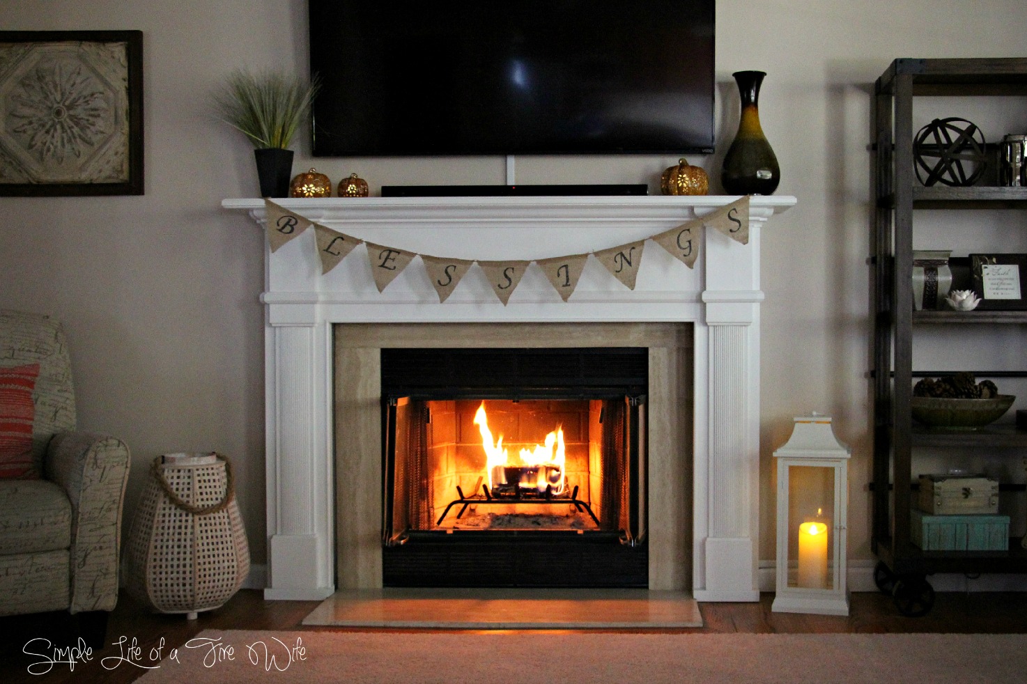 Simple Life of a Fire Wife: Simple Fall Mantle