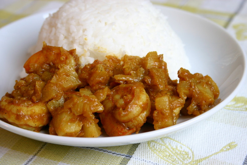 Sumi's Kitchen: Radish/Mulangi Curry With Prawns