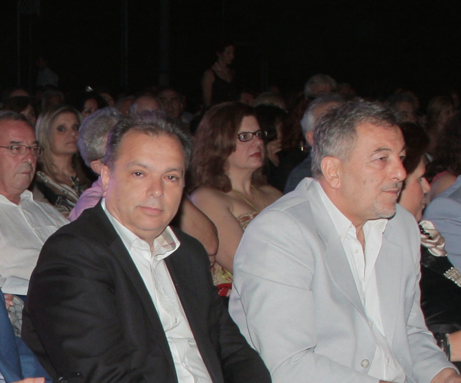 ThessBomb: ΛΑΜΠΡΗ ΤΕΛΕΤΗ ΑΠΟΦΟΙΤΗΣΗΣ ΣΤΑ ΕΚΠΑΙΔΕΥΤΗΡΙΑ ΜΑΝΤΟΥΛΙΔΗ (2013 ...