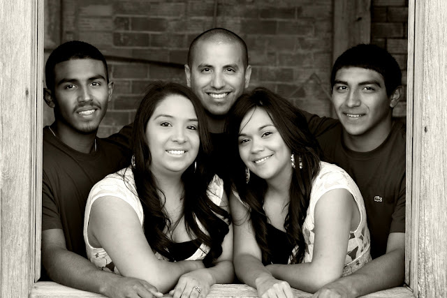 Valerie Sanchez Photography: The Garza Family