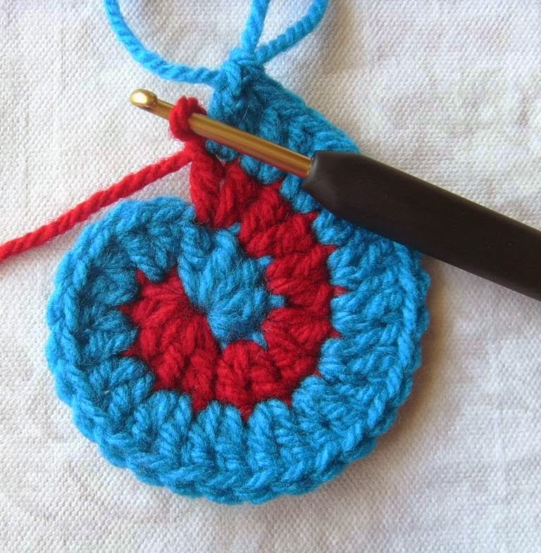 Hekel Idees: Tutoriaal: Hoe om 'n spiraal te hekel met 2 kleure.