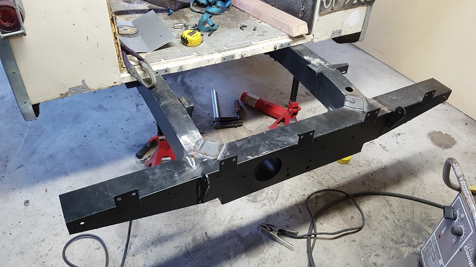 Ben's Series 3 88" Land-Rover Project: Chassis and axles finished up