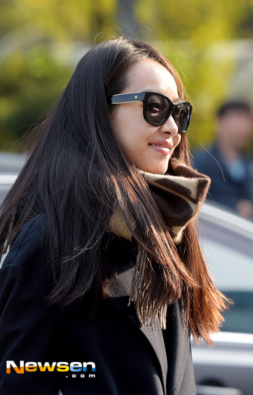 Check out the pictures from f(x)'s arrival at Music Bank - Wonderful ...
