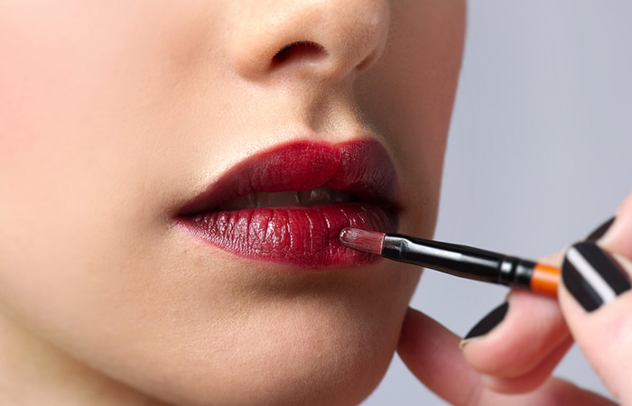 The Art of Applying Lipstick– Tips and Tricks