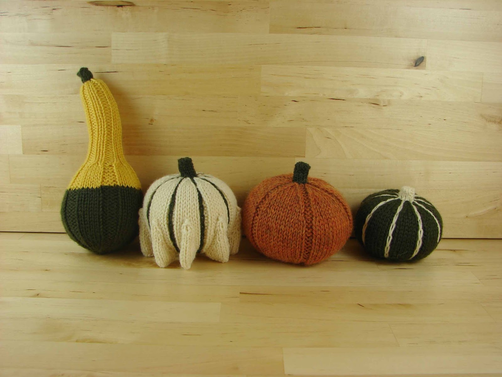 A new fall pattern- Decorative Gourd Set