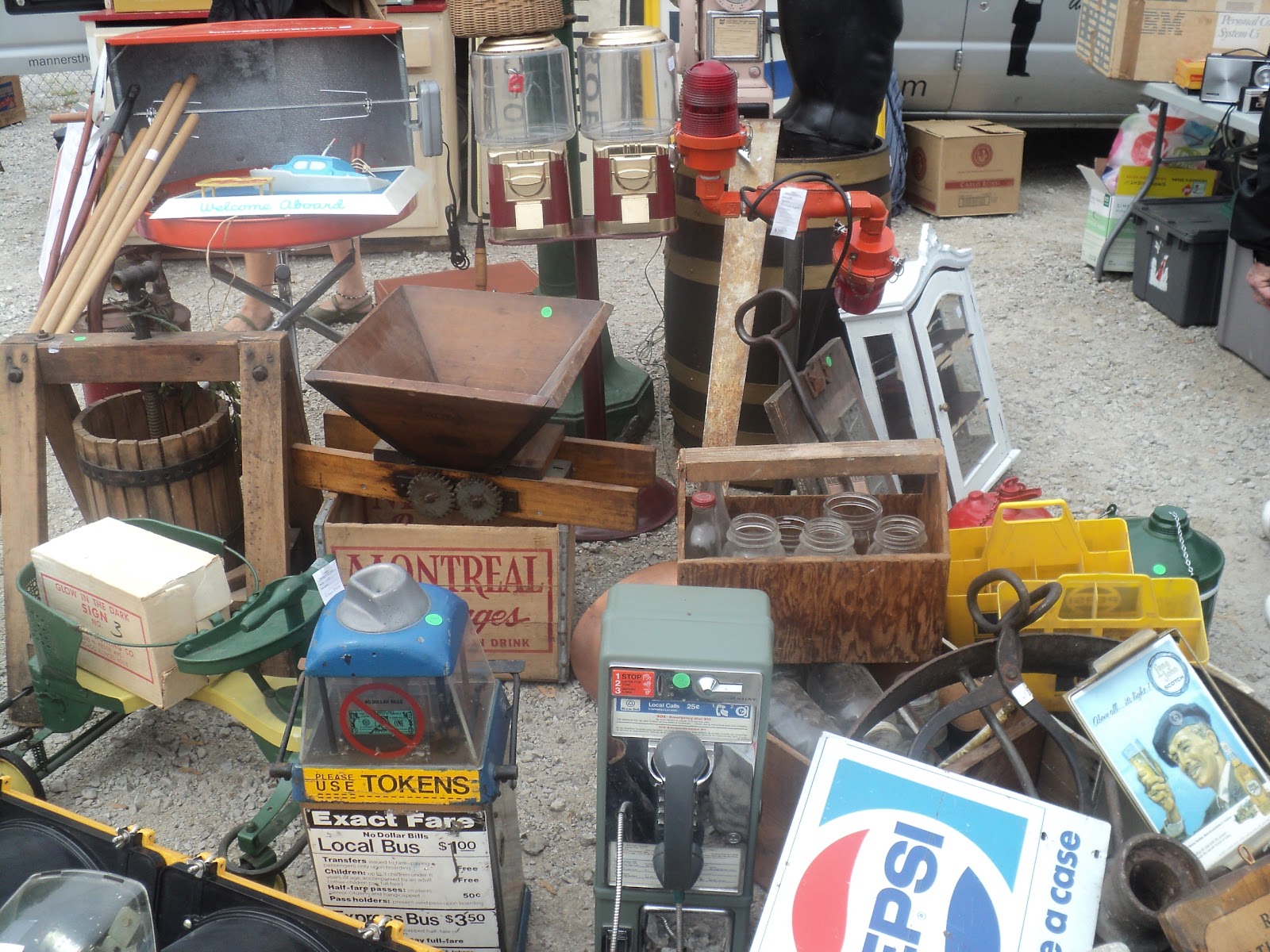 All Things that Make a House a Home......: Flea Market Fun!