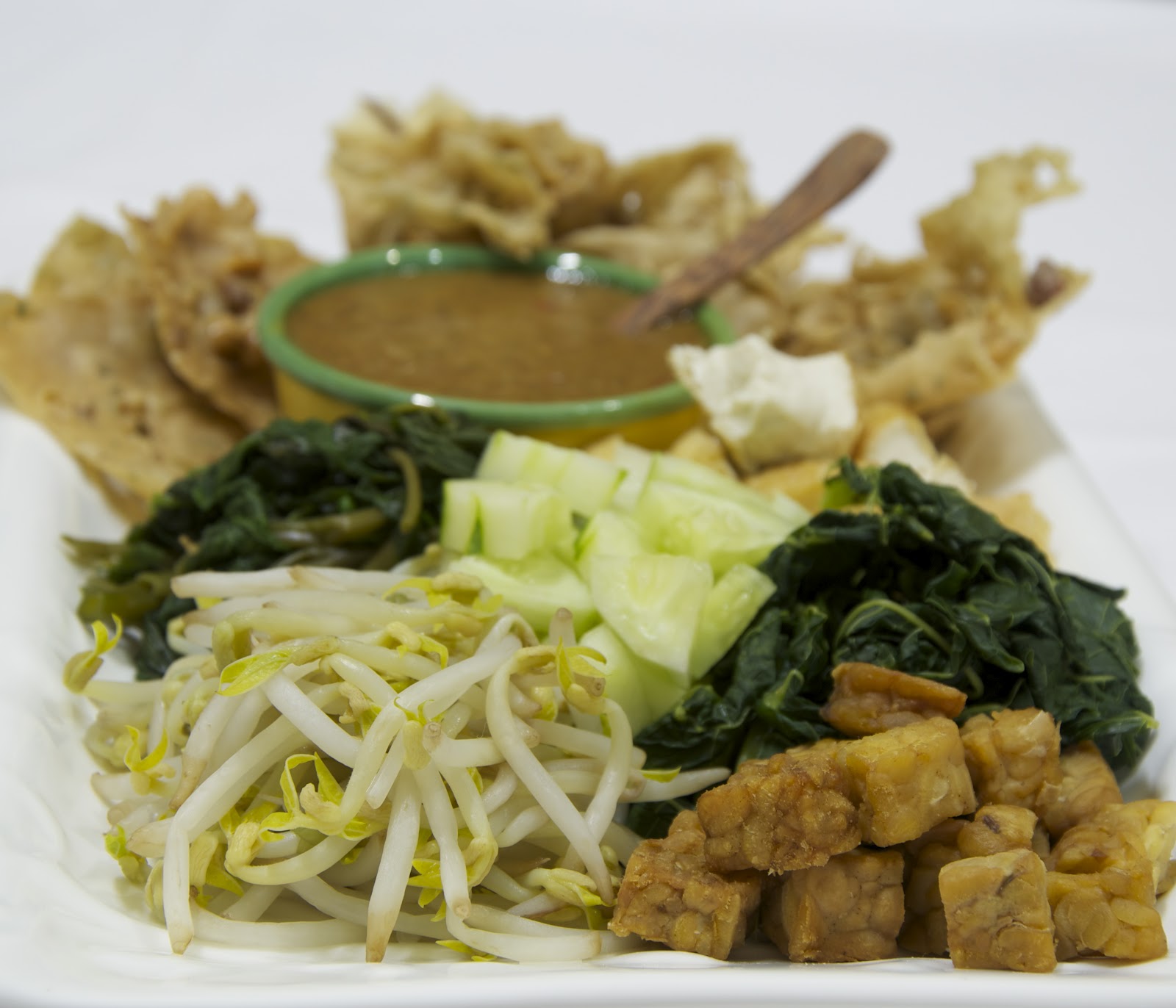 Indonesian Medan Food: Pecal ( Vegetable with spicy peanut sauce)