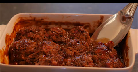 In en om die huis: Volstruis frikkadelle met soetsous