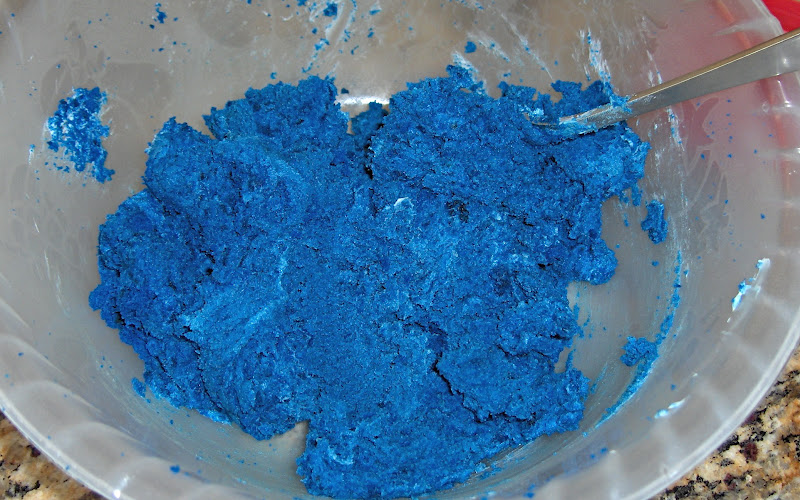 Becky Bakes, and cooks too!: Blue Velvet Cake Pops