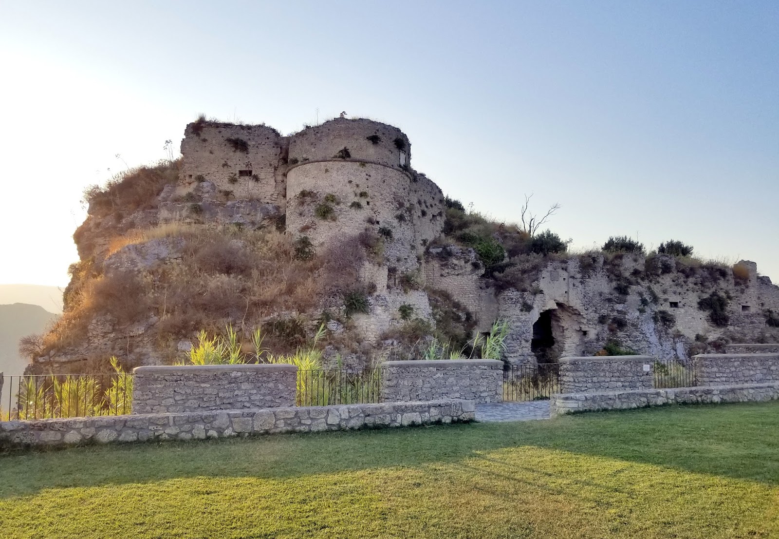 Mille Fiori Favoriti: The Beautiful Town of Gerace, Calabria, Italy