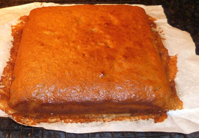 Caledonian Cakery: Date and Treacle Cake