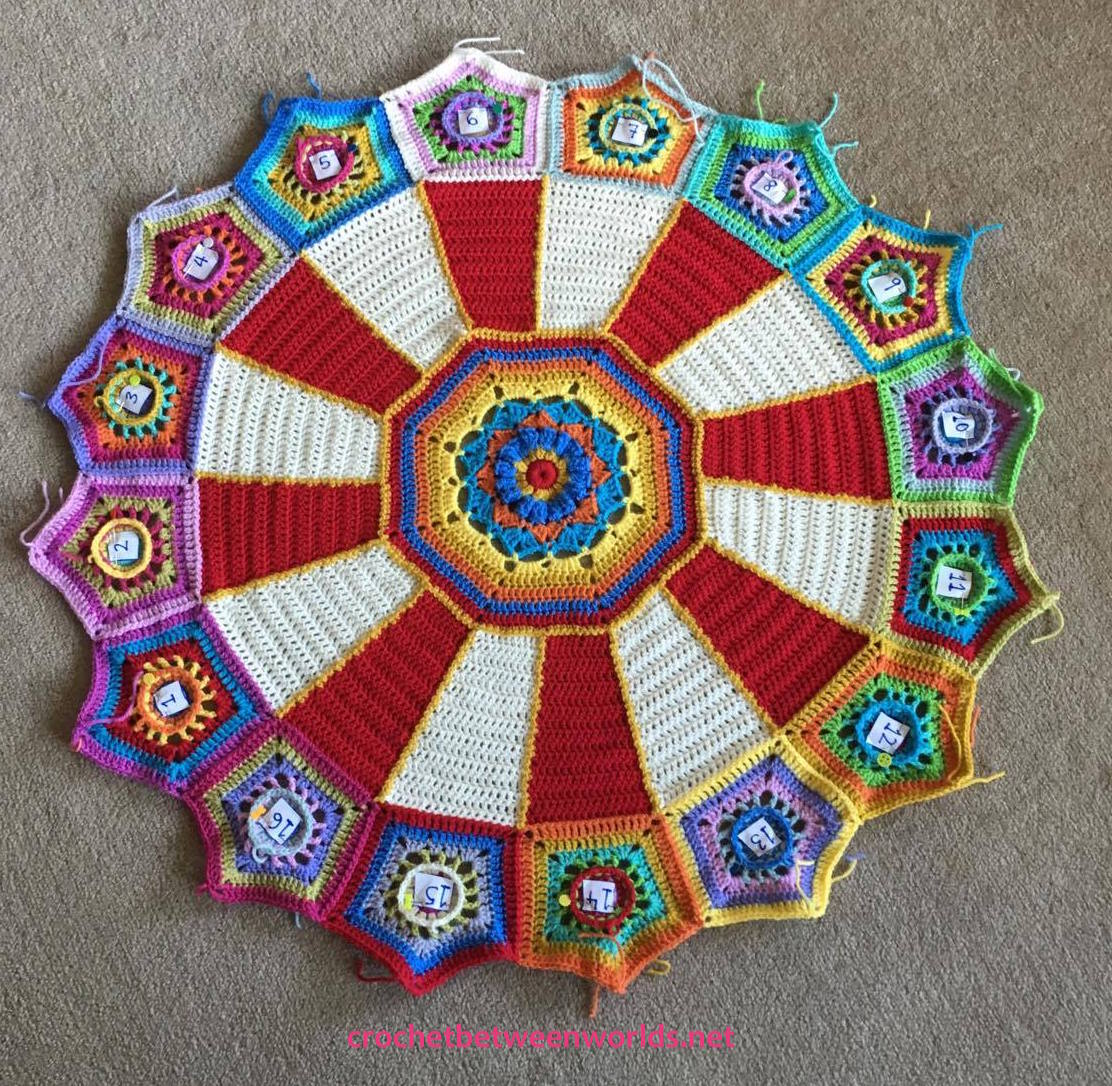 Crochet between worlds: Carousel CAL - Part Three